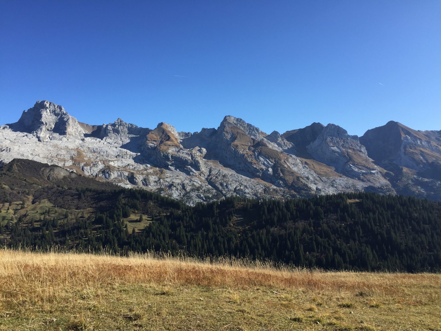 Randonnée facile aux Aravis | idéale pour familles | Vues panoramiques